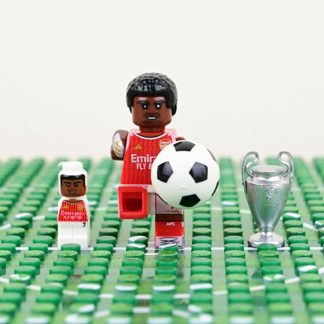 Bukayo Saka Arsenal 7 Home Kit Building Block Figure With UCL Trophy - Etsy