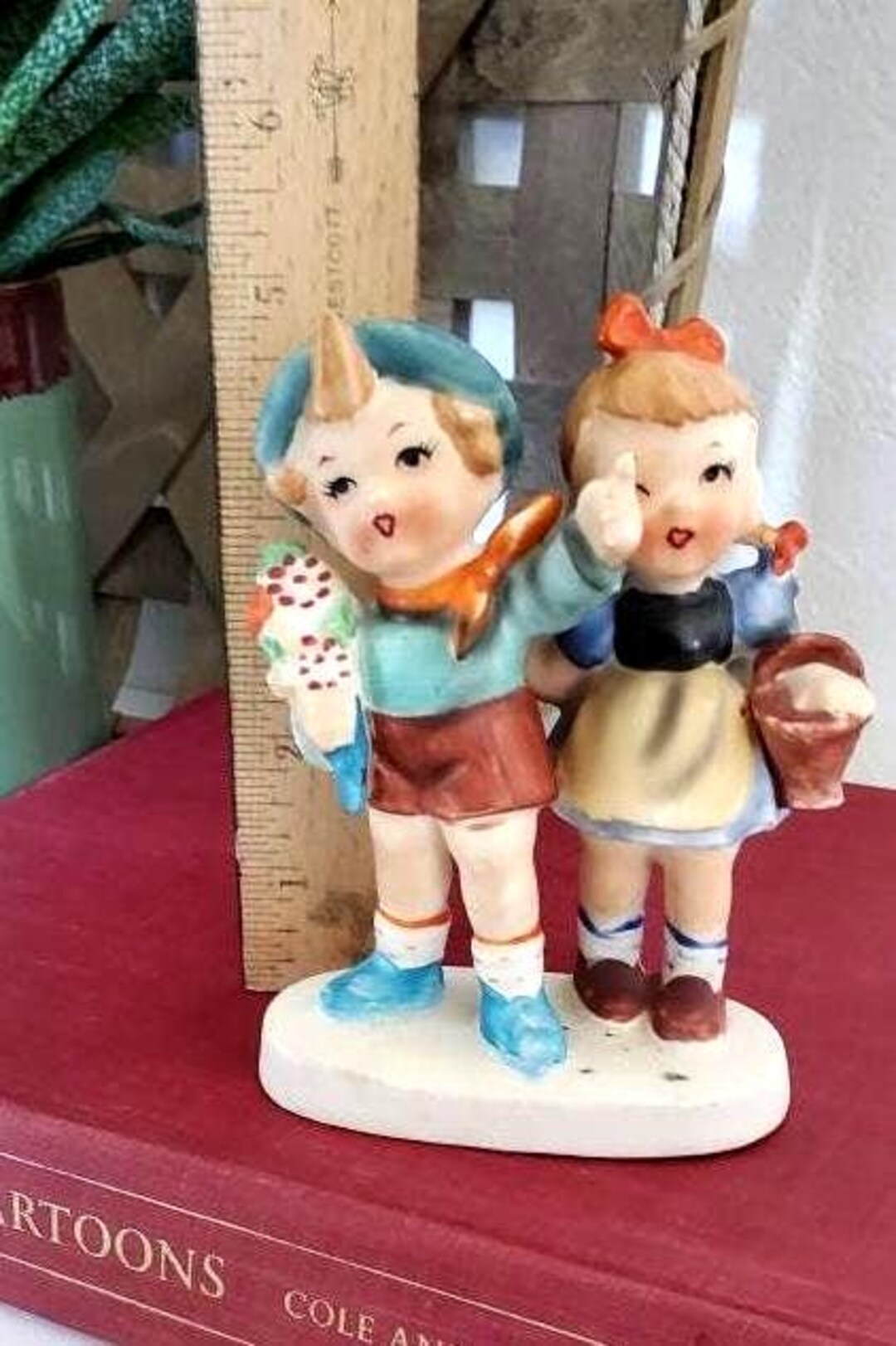 Vintage Hummel Style Figurine: Boy & Girl With Flowers, Made in Japan ...