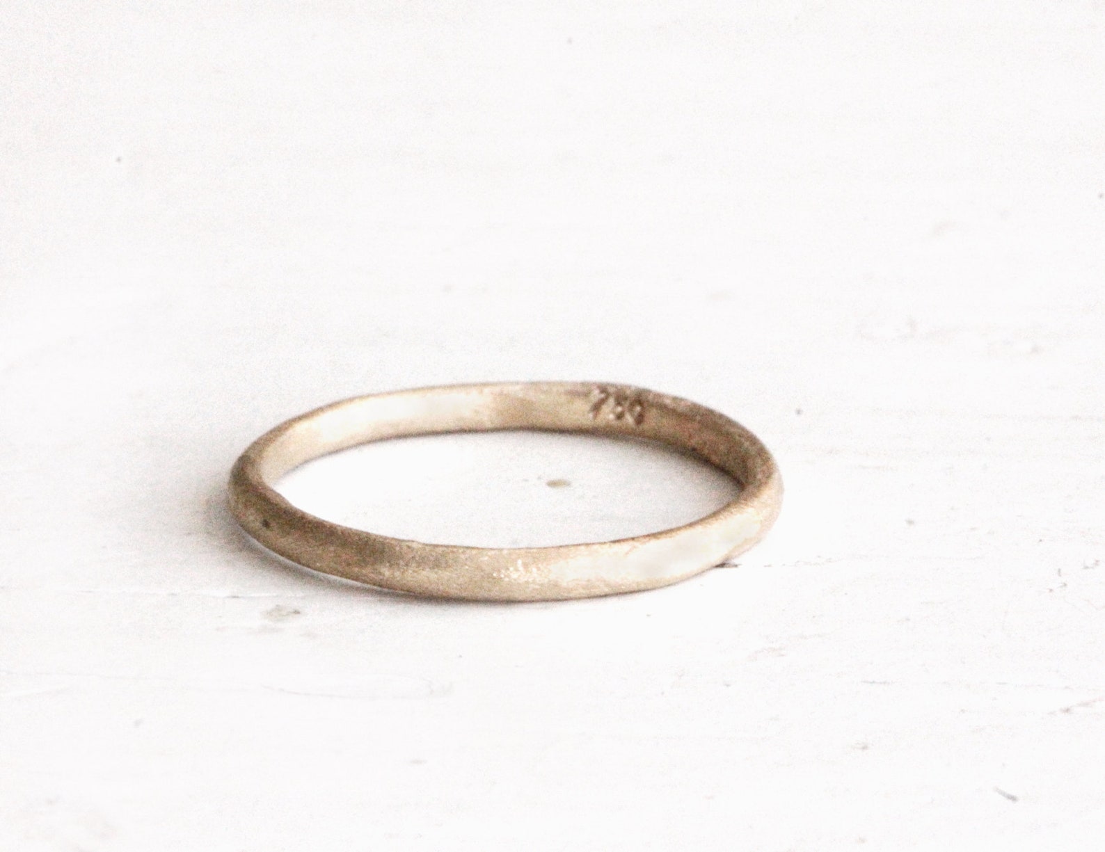 Rustic Wedding Ring. 18k Gold. Sophie. - Etsy