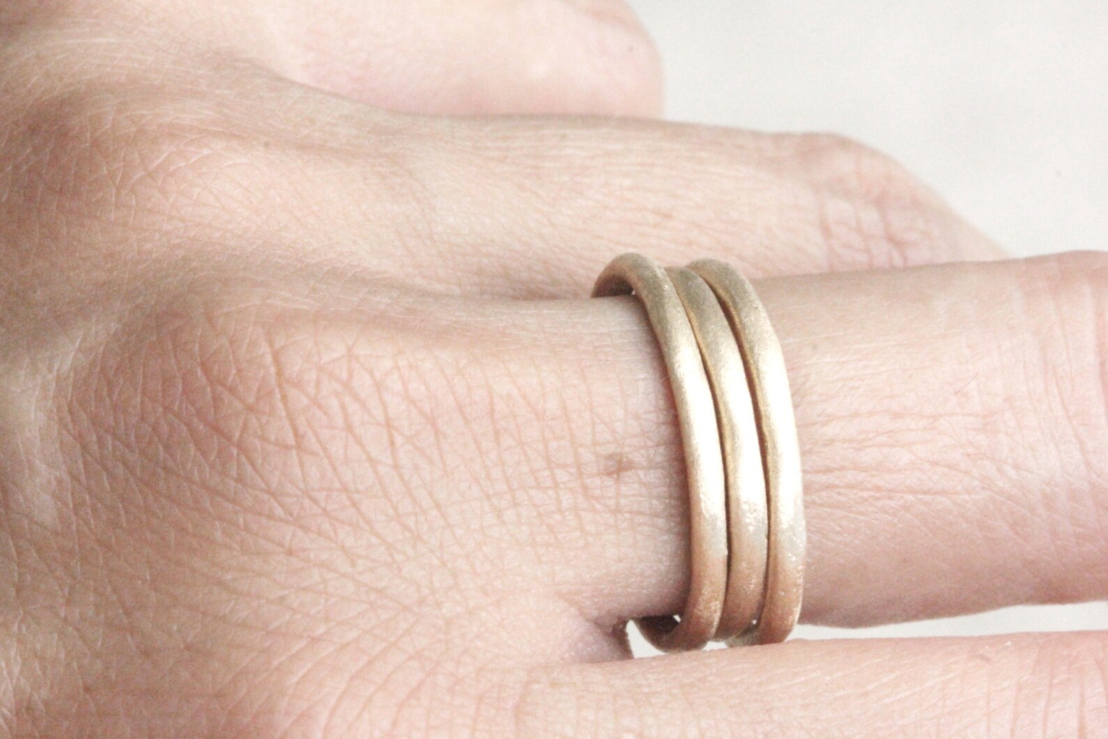Rustic Wedding Ring. 18k Gold. Sophie. - Etsy