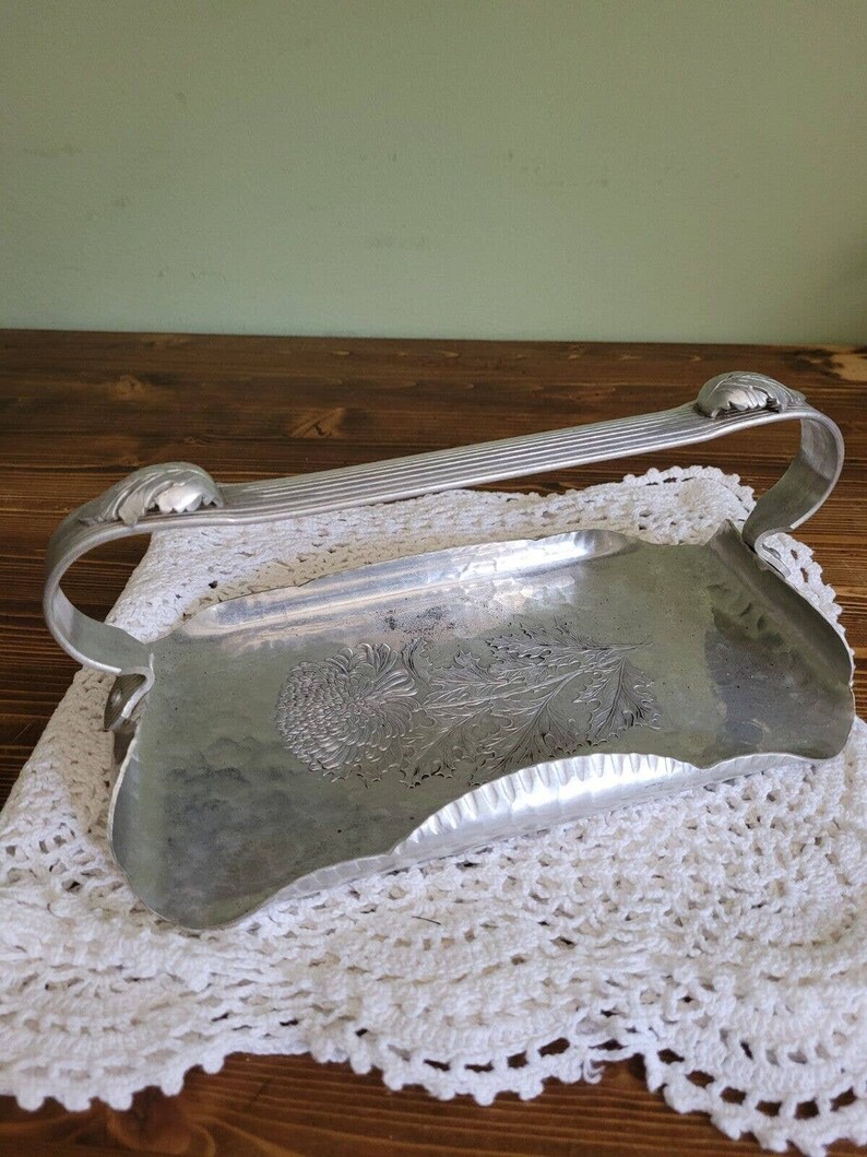 Vintage Trade CONTINENTAL Mark Hand Wrought Chrysanthemum Serving Tray ...