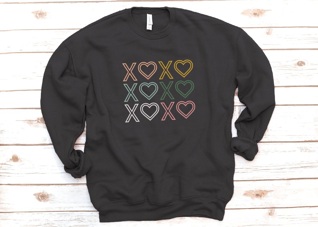 Love XOXO Sweatshirt, Valentine's Day Shirt, Sweatsuit, Valentine's ...