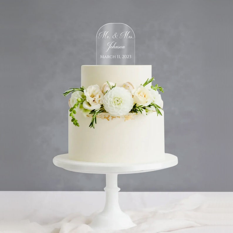Custom Name Acrylic Wedding Cake Topper, Mr Mrs Wedding Decor (VWAQ ...