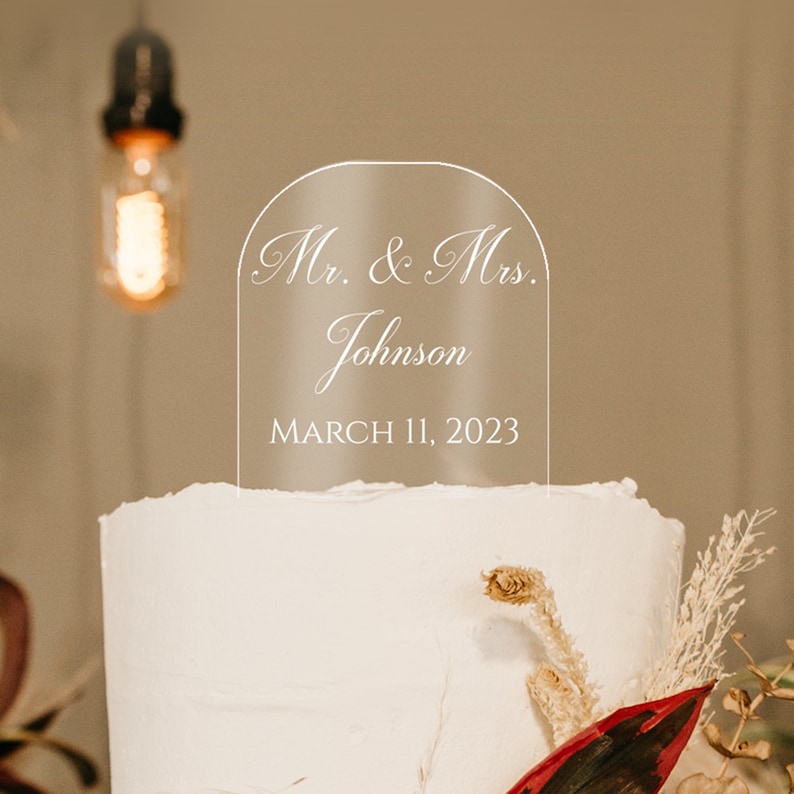 Custom Name Acrylic Wedding Cake Topper, Mr Mrs Wedding Decor (VWAQ ...