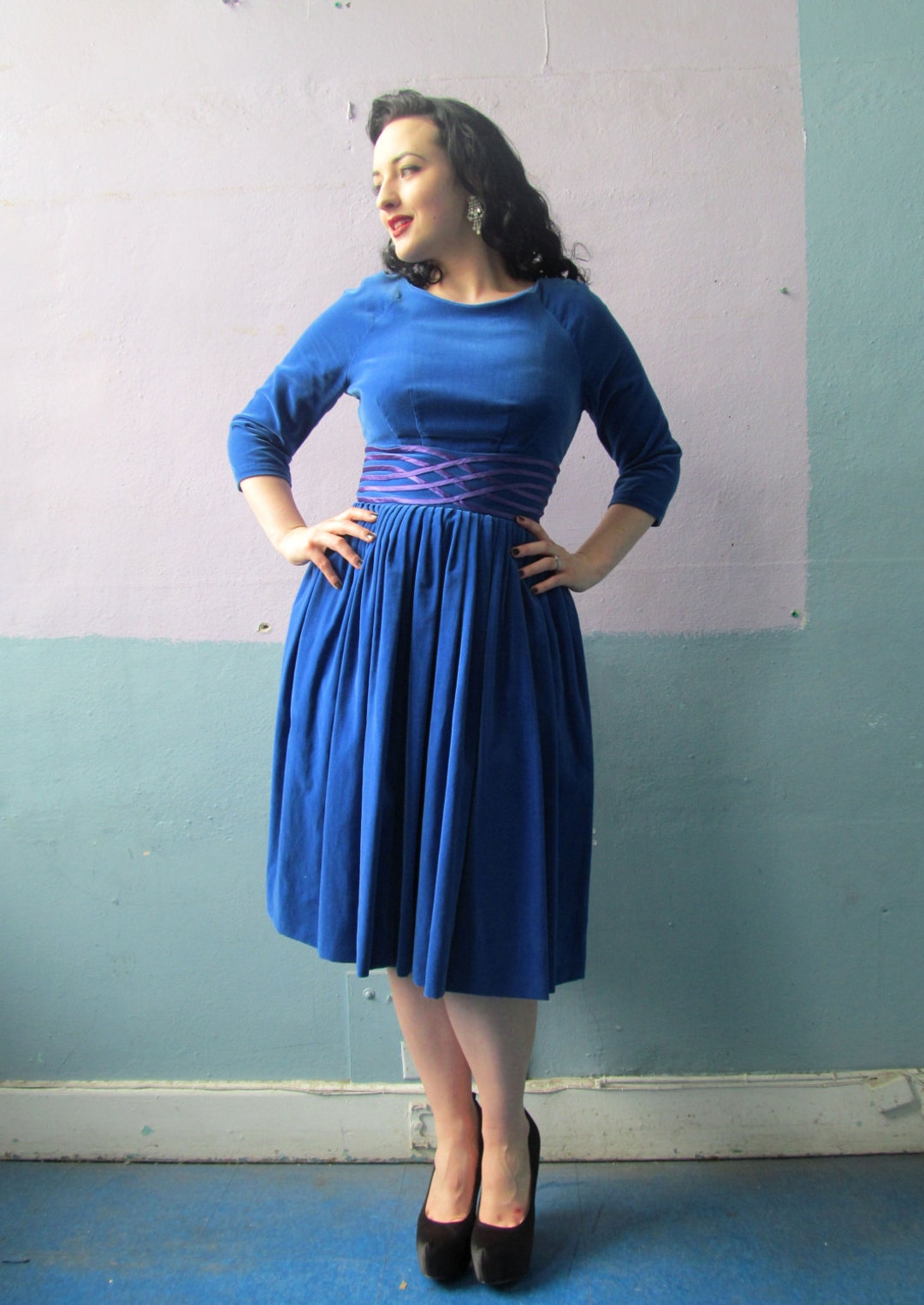 Vtg 50s Blue Velvet Dress / Pin up / Femme-fatale Rockabilly Bombshell ...