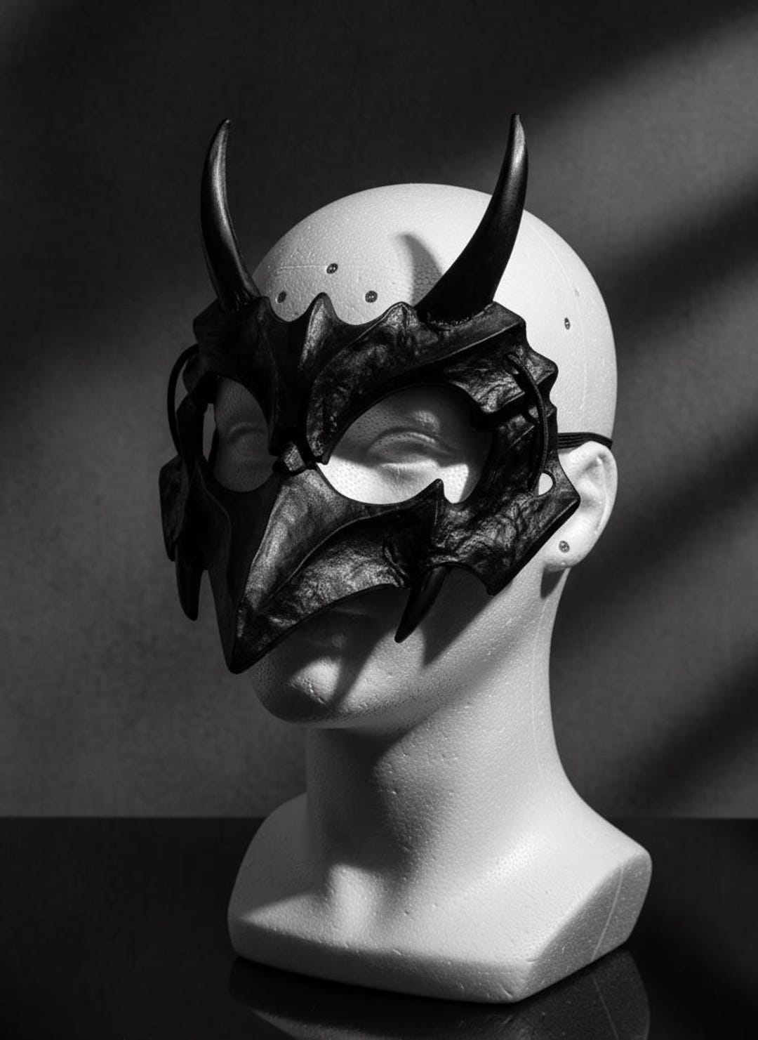 Vintage Bone Mask Realistic Demon Mask Resin Wearable Oni Devil Mask ...
