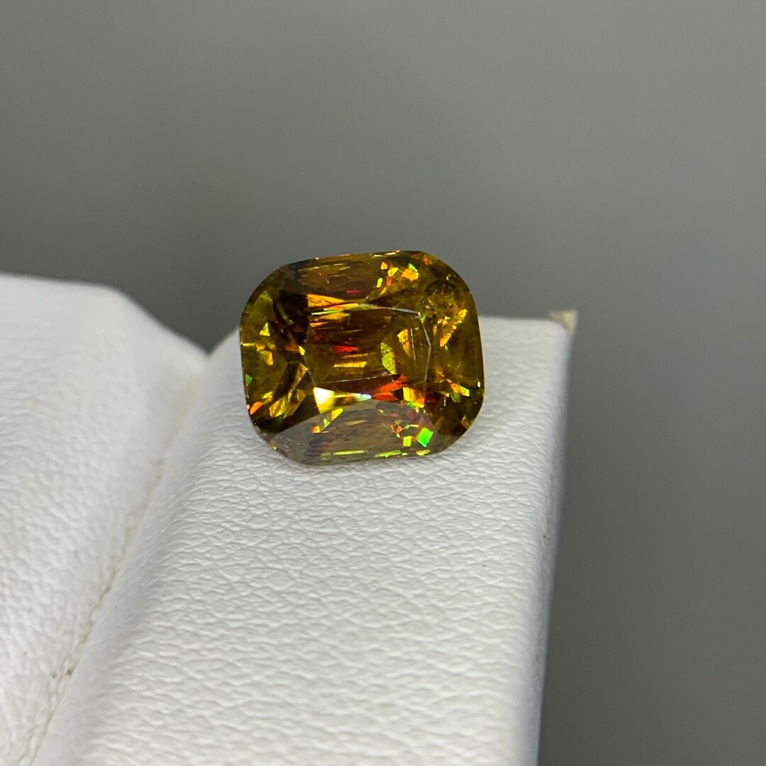 Brown Sphene Titanite Gemstone, Oval Cushion Cut (5.55 Carat) - Mohmand ...