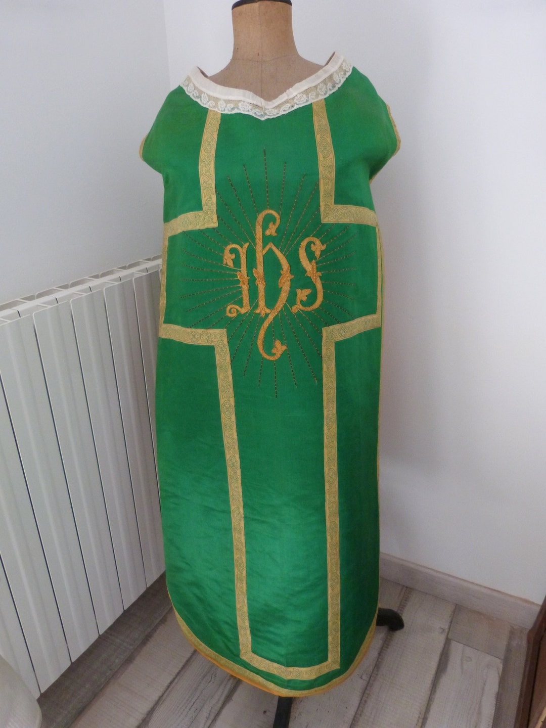 1900 Green Lyon Silk Clergy Dress Priest Vestment Clothing Church Robe ...