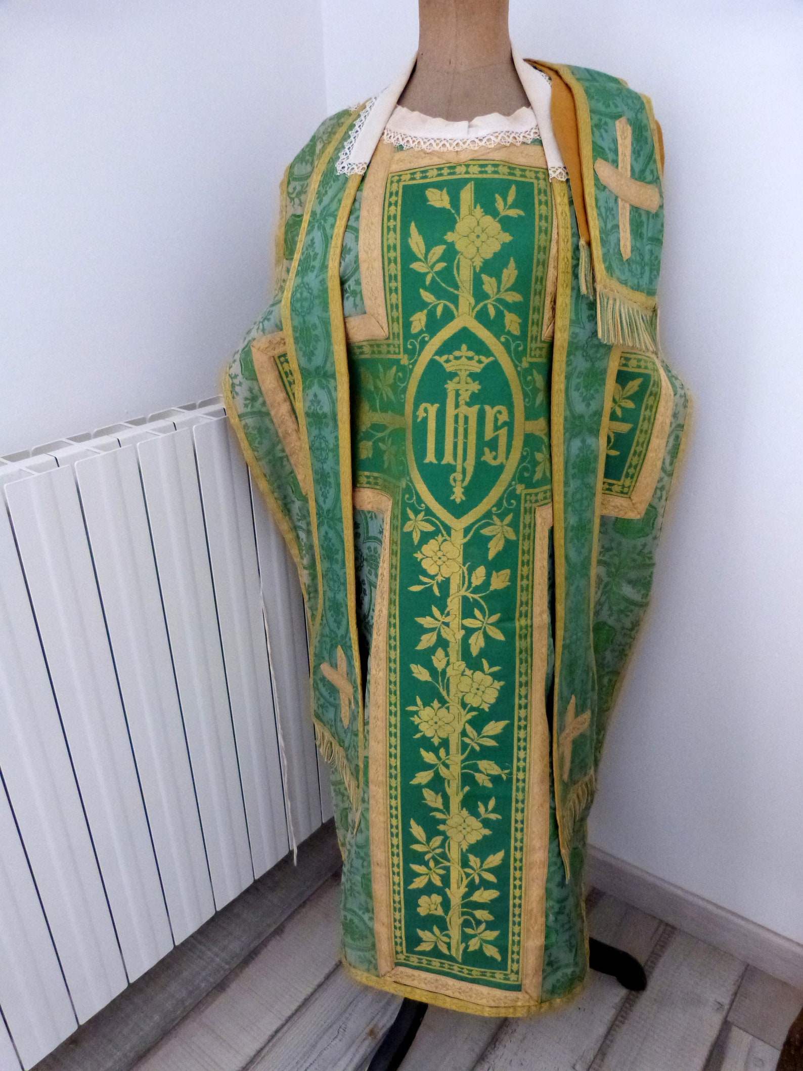1900s Green Silk Brocade 4 Set Clergy Dress Vestment Priest Robe ...