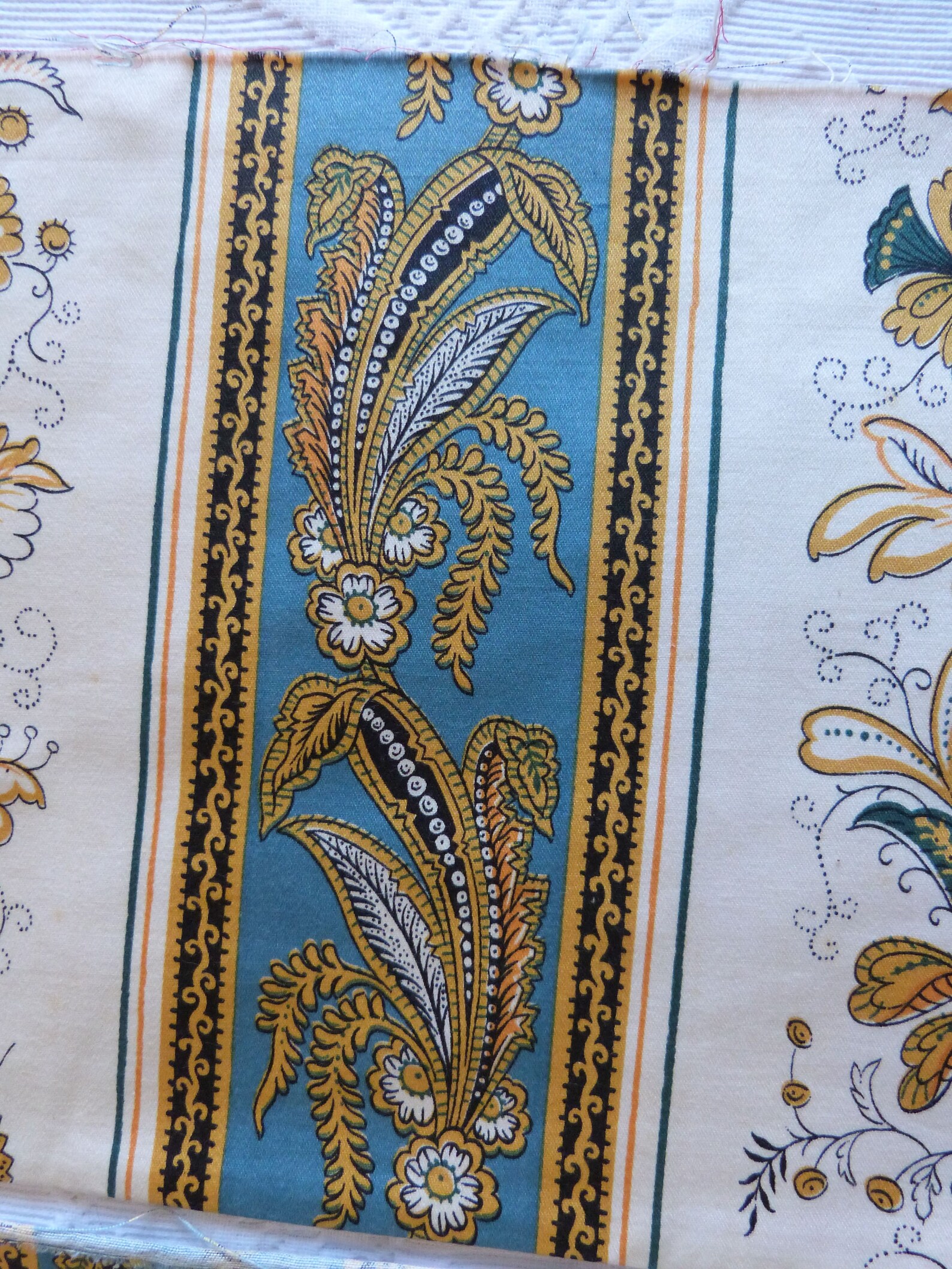 3 Pieces Vintage French Floral Fabric W Roses, Flowers, Vintage Sewing ...