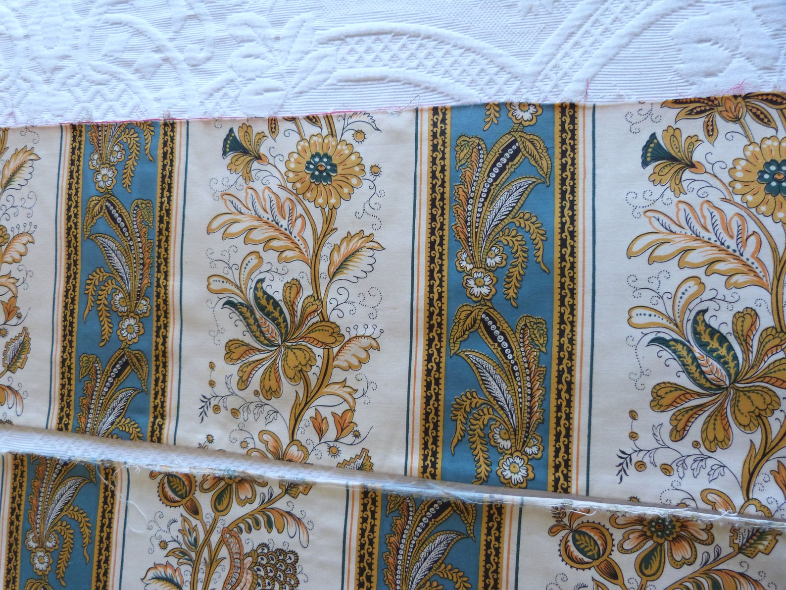 3 Pieces Vintage French Floral Fabric W Roses, Flowers, Vintage Sewing ...