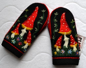 Embroidered mittens | Etsy