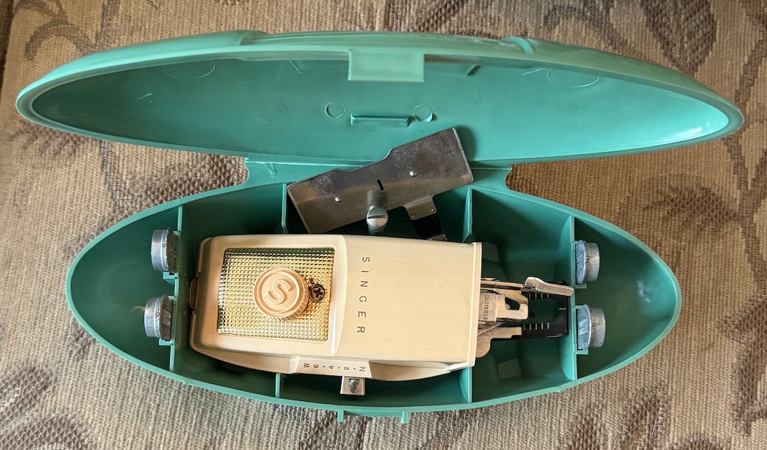 Vintage Automatic Singer Buttonholer, Buttonhole Stitch Attachment ...