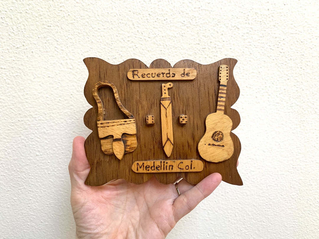 Vintage Folk Art Memory Ware, Tramp Art Small Wooden Carved W/ Dice ...