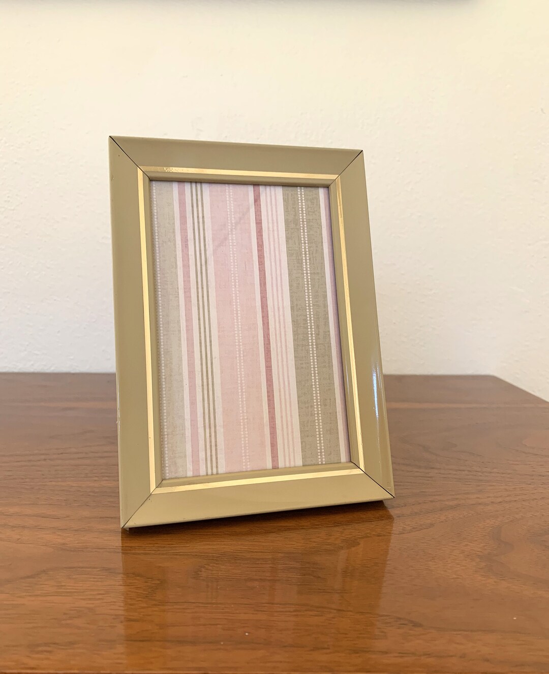 FRAME 5 X 7, Vintage Metal GOLD Accent, Tan Sleek Post Modern 5" by 7 ...