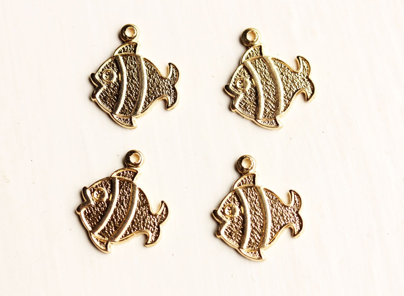 Gold Fish Charms, Fish Charms, Fish (4x) - Etsy