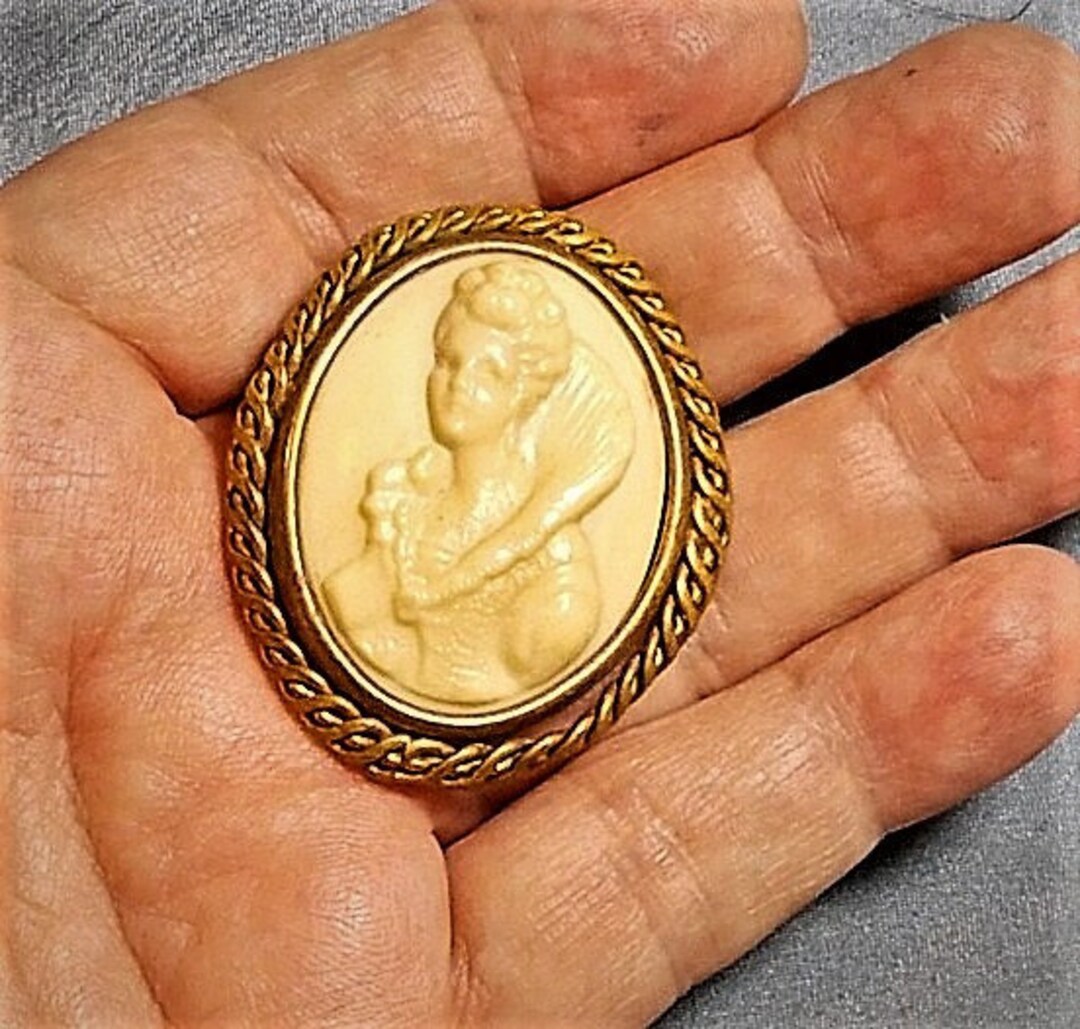 Cream Bakelite Cameo Art Deco Large FACE FORWARD W/ Tall - Etsy