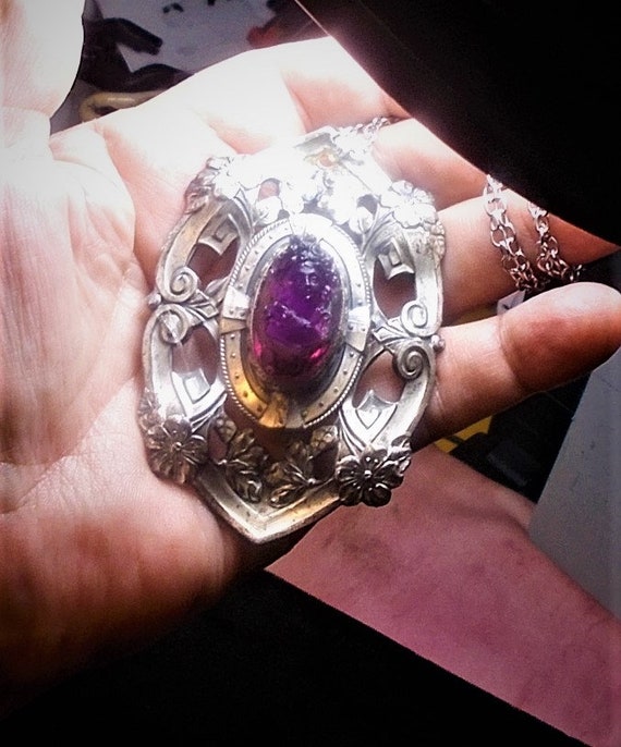 1910 Amethyst Glass Cameo Face Forward Cameo Rose Wre… - Gem