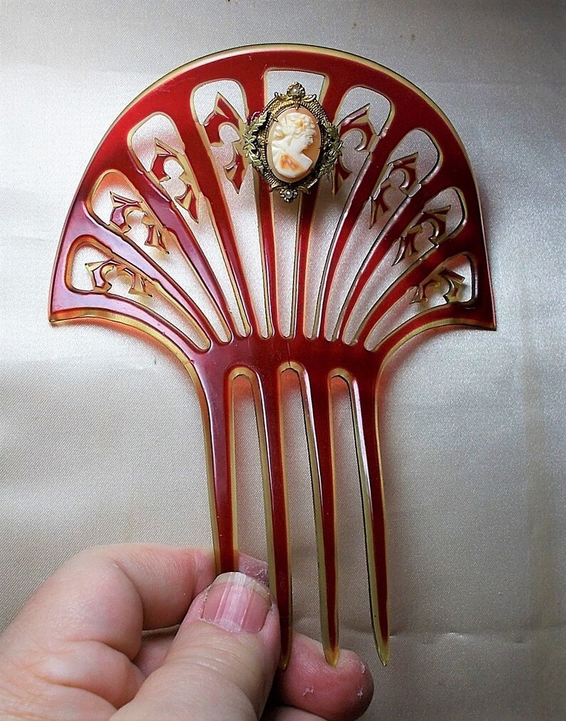 SALE Red Victorian Cameo Hair Comb 1910s Celluloid Comb W/ - Etsy