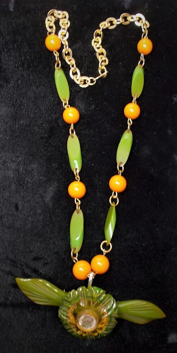 SALE Bakelite Deeply Carved Flower Butterscotch Avoca… - Gem