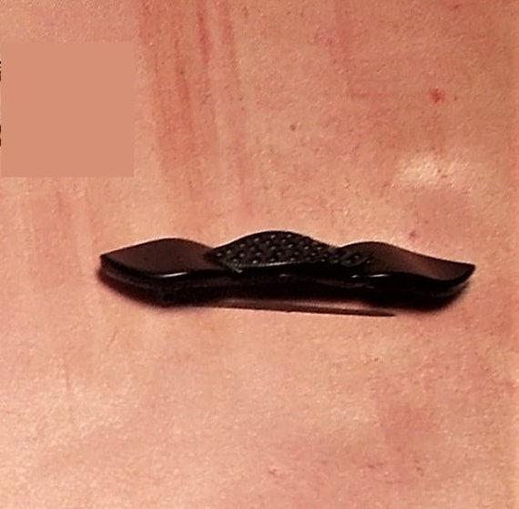 Victorian Wavy w/ Textured Bumps Black Jet Glass Bar … - Gem