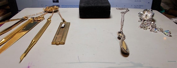 1940 Grooming Barbara Bates CHATELAINE, All Thickly G… - Gem