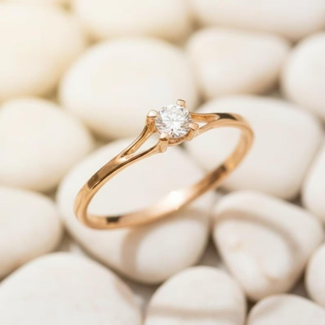 14K Gold Split Shank Moissanite Solitaire Ring - Etsy