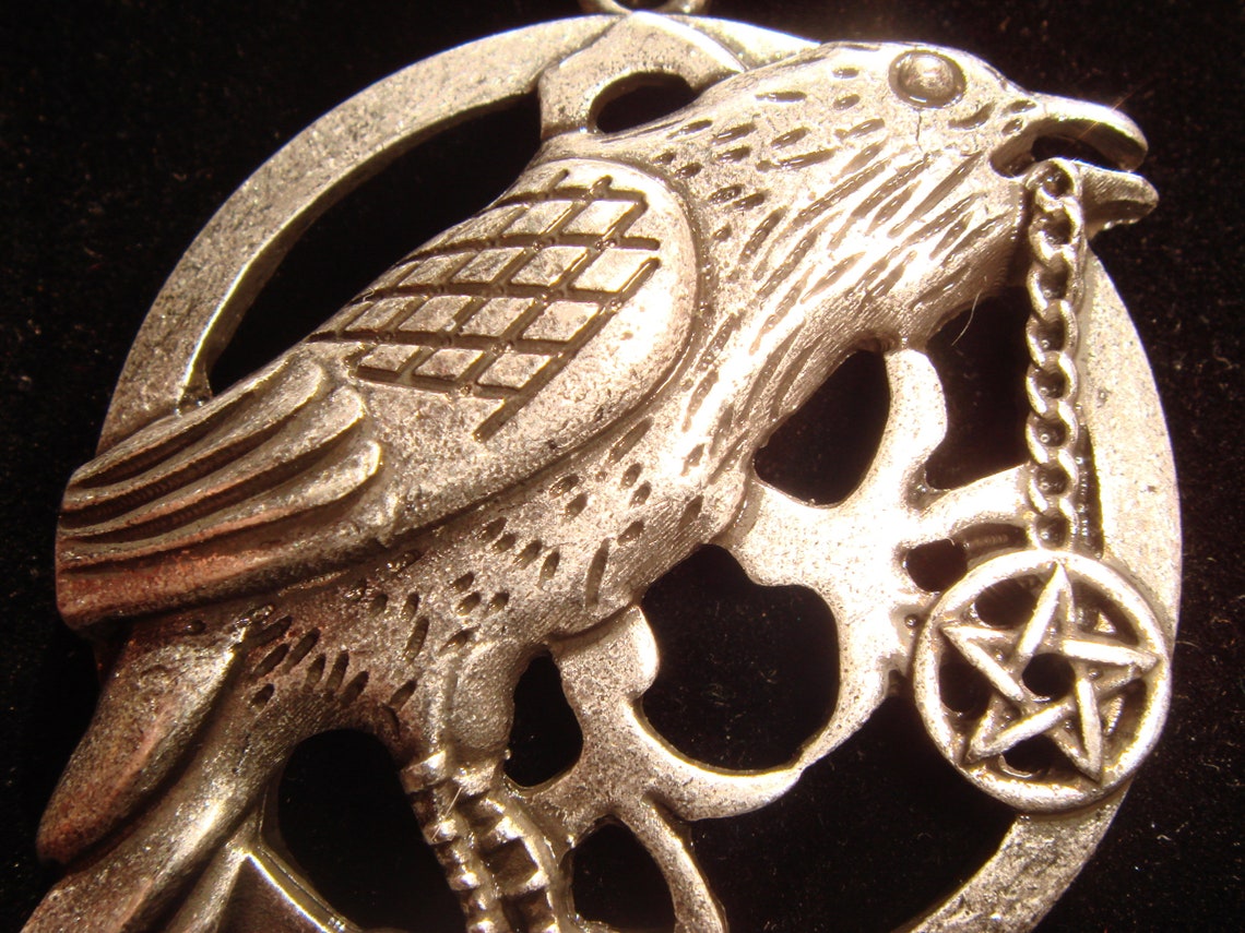 Celtic Pagan Morrigan Pewter Crow W Dangling Pentacle & W Crow Toggle ...