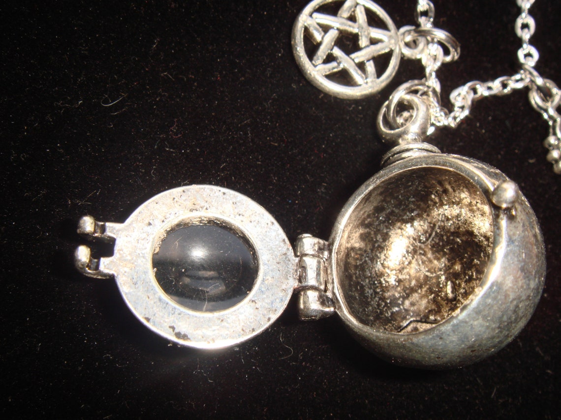 Steam Punk Witch Cauldron Locket 4 Goodies W/ Pentacle Works 4 - Etsy