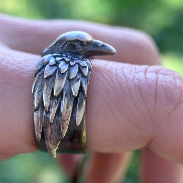 Raven Wedding Ring - Etsy