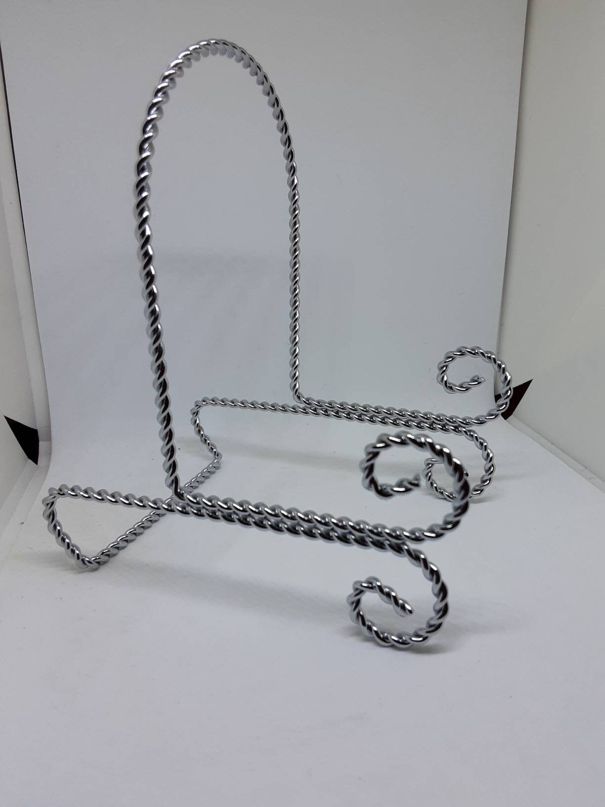 Wire Plate Holders at Isla Betty blog