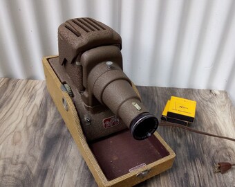 Vintage projector | Etsy
