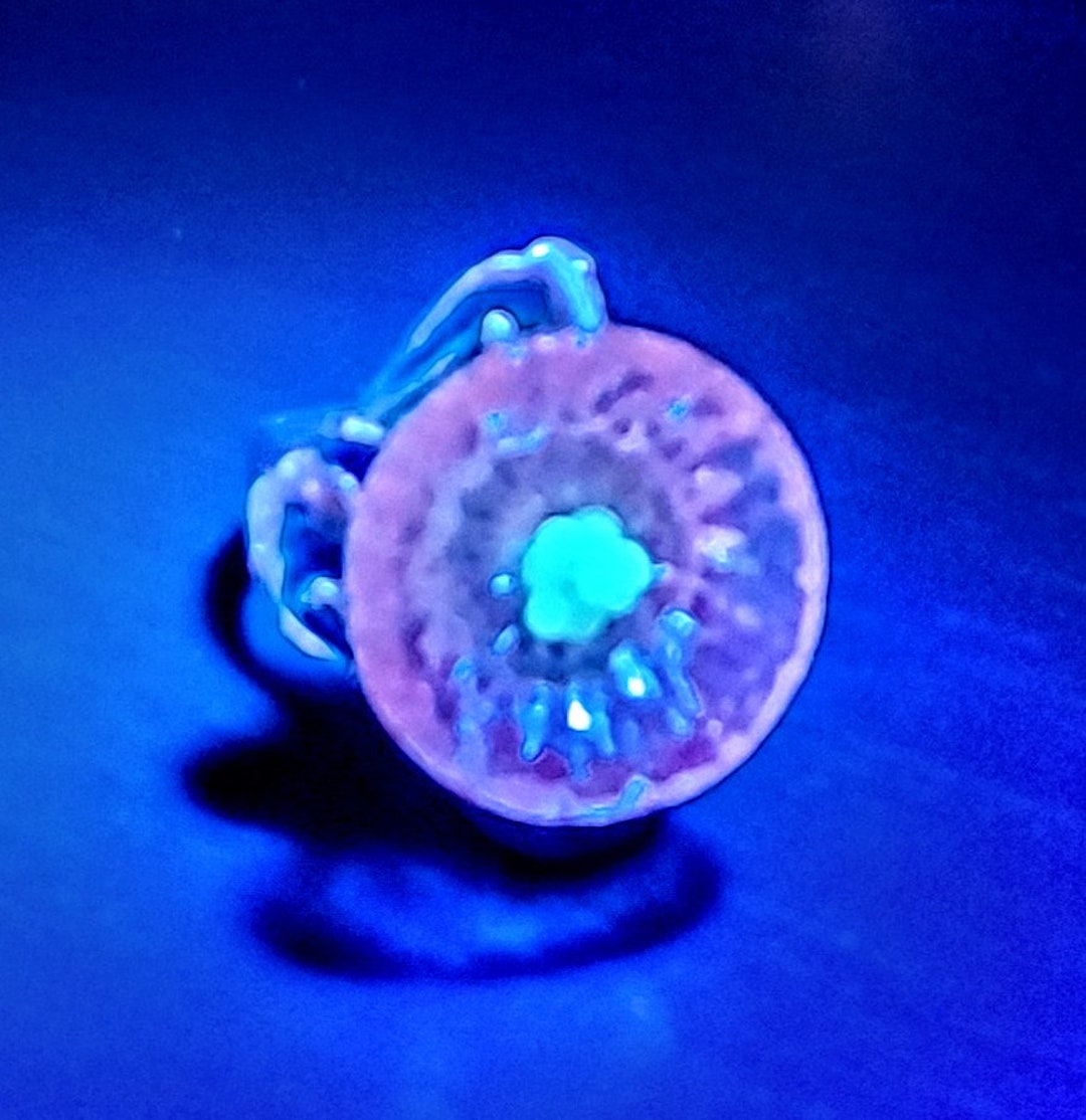 Uranium Glass Flower pink Selenium Glowing Art Nouveau Ring Blue ...