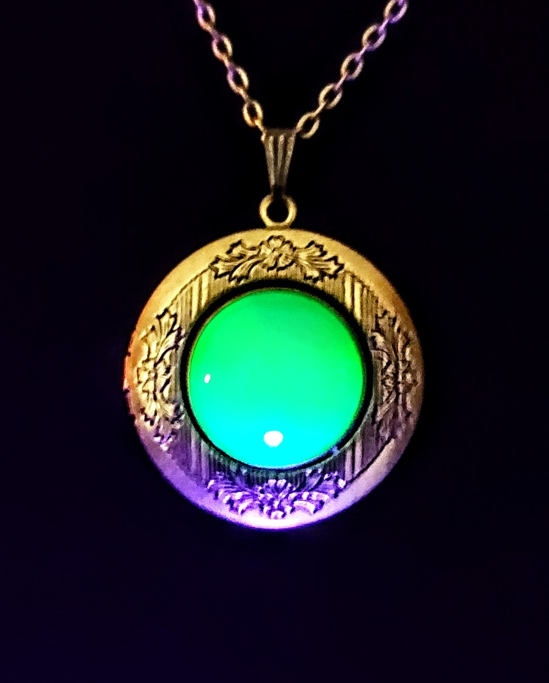 Uranium Glass Glowing Necklace Mermaid Green Vintage Vaseline Photo ...