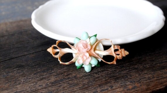 Vintage Seashell Brooch Pin, Mint Green Pink Sea Shel… - Gem
