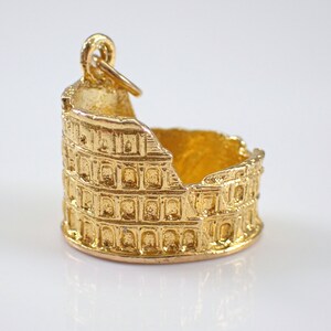 Vintage 18K Yellow Gold Colosseum Charm, Unique Rome Landmark Pendant ...