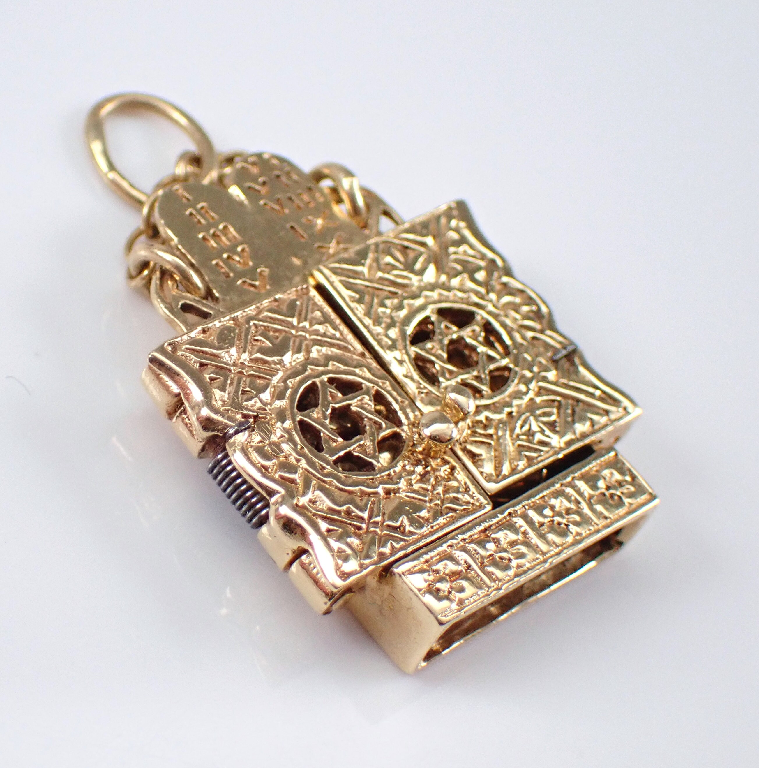 Vintage 14K Yellow Gold Star of David Locket Charm Pendant - Ten ...