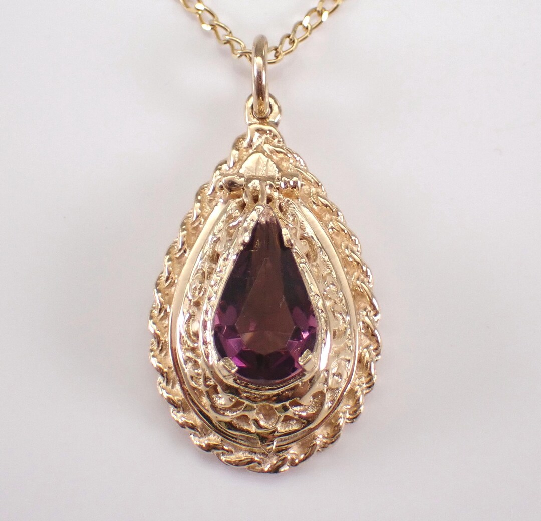 Vintage 14K Yellow Gold Locket Pendant and Chain: Engraved Teardrop ...
