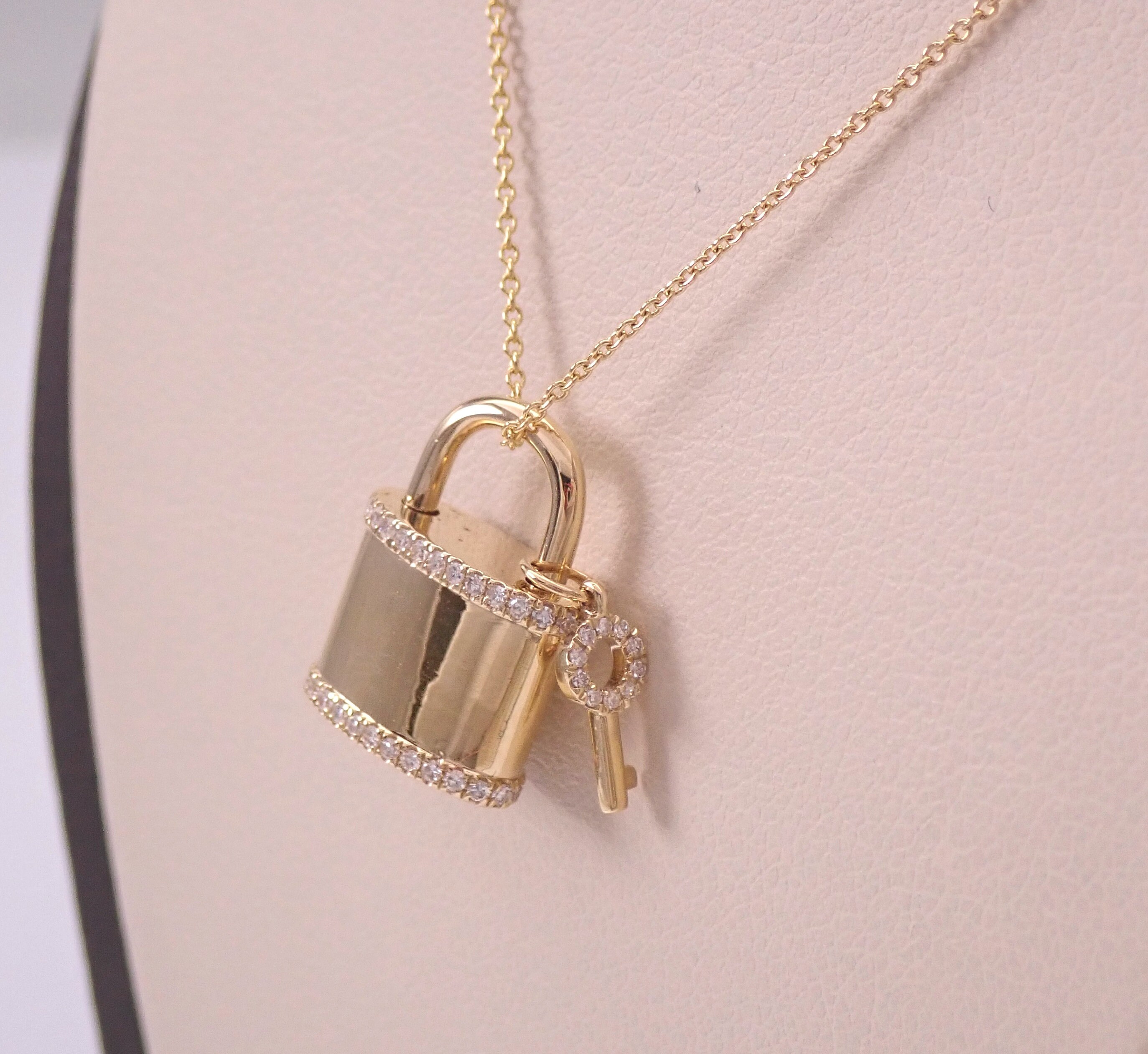 14K Yellow Gold Diamond LOCK and KEY Pendant Necklace 18 Chain Wedding ...