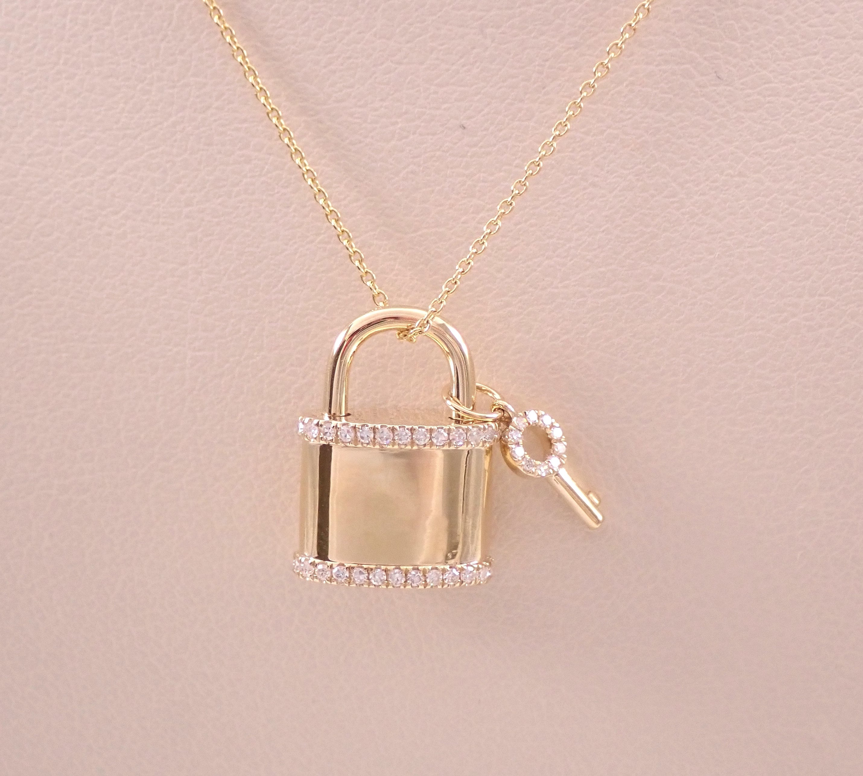 14K Yellow Gold Diamond LOCK and KEY Pendant Necklace 18 Chain Wedding ...