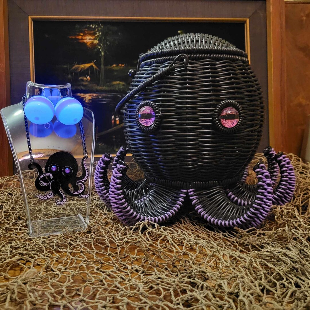 Special Edition Black Octo-purse, Vintage Inspired Lighted Novelty ...