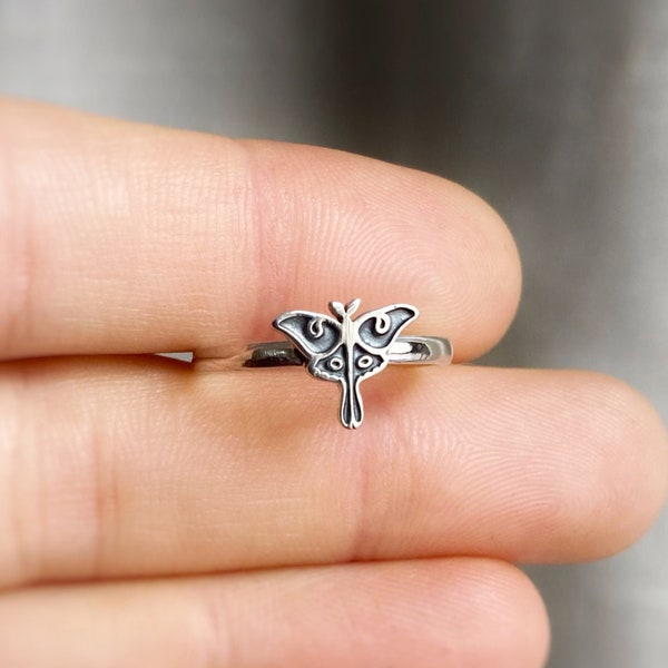 Luna Moth Ring - Etsy