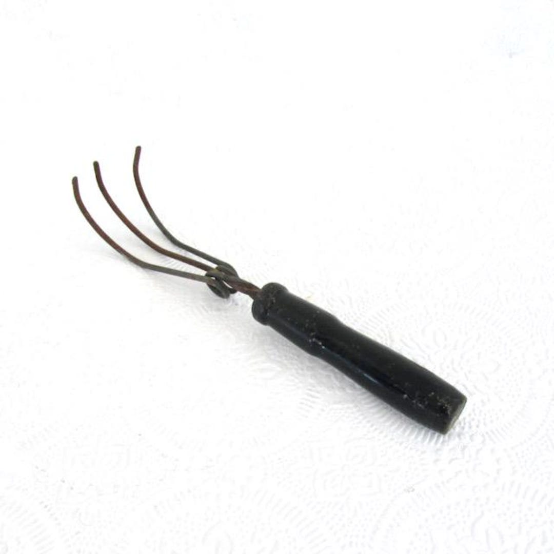 Vintage Garden Hand Tool – Spring Digging Fork or Claw for Cultivating ...