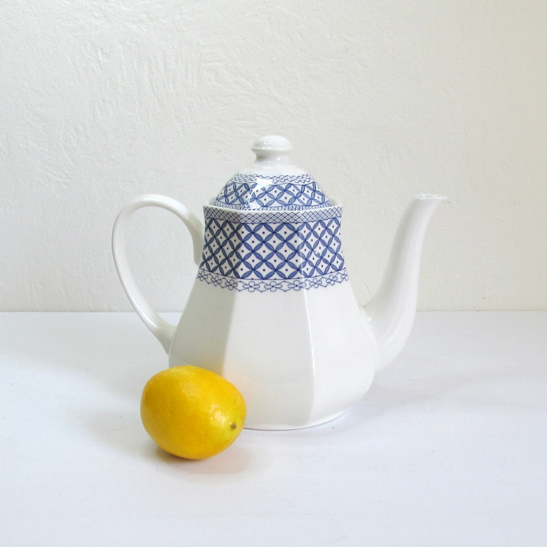 Vintage Wicker Blue Tea Pot by JG Meakin, Liberty Blue Wicker Design ...