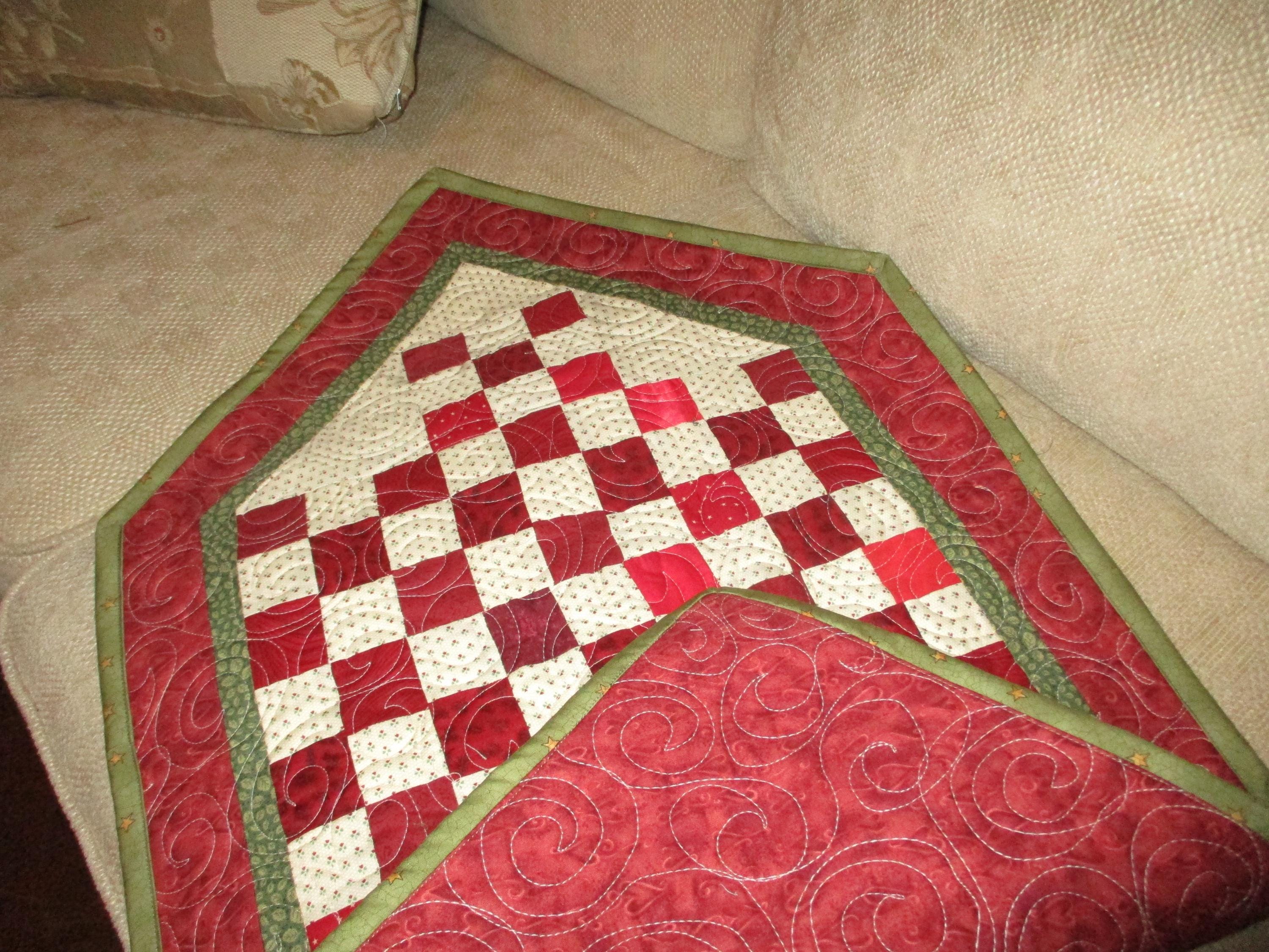 Red Nine Patch Table Runner, Valentine Quilt 0128-01 - Etsy