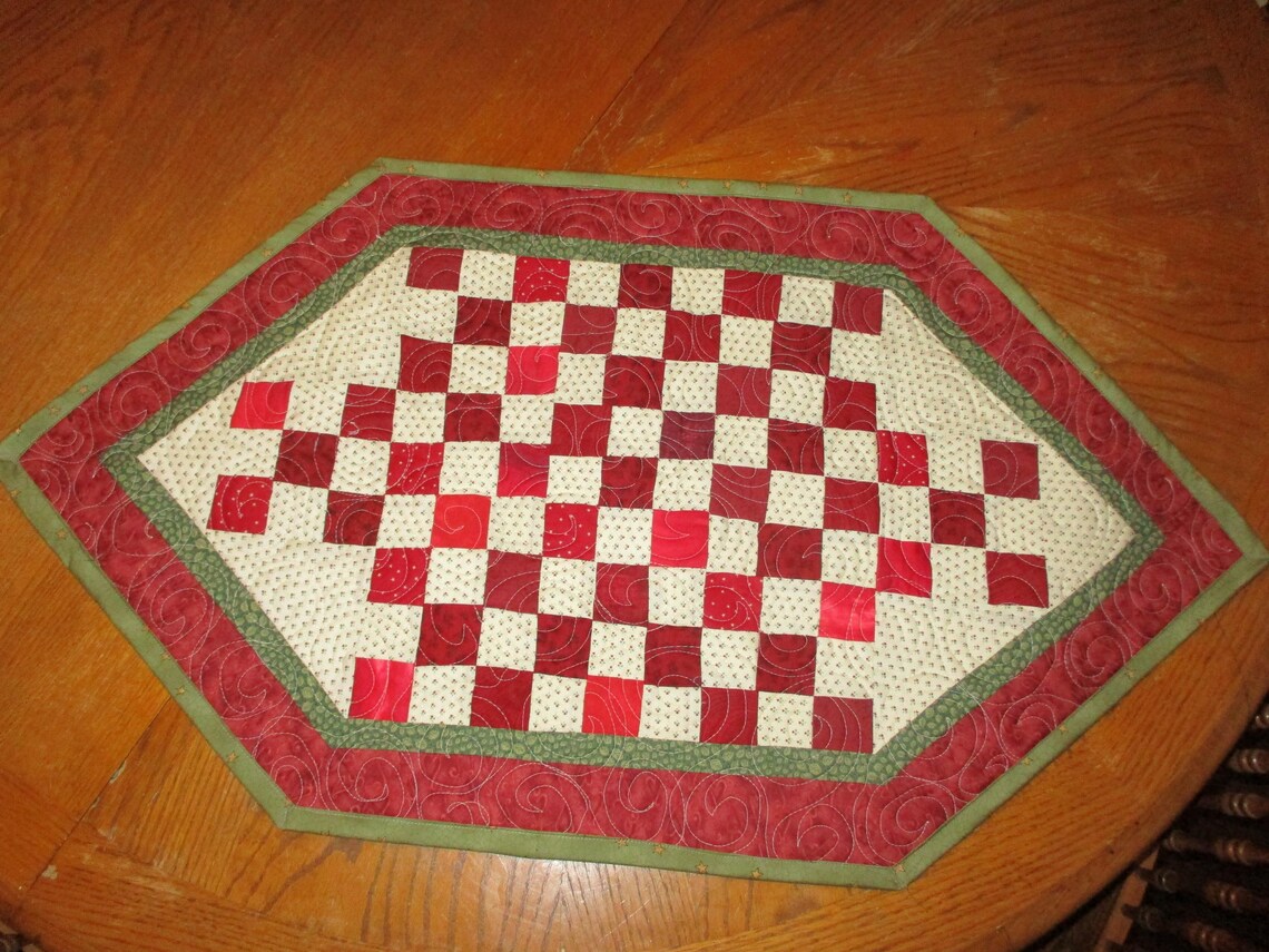 Red Nine Patch Table Runner, Valentine Quilt 0128-01 - Etsy