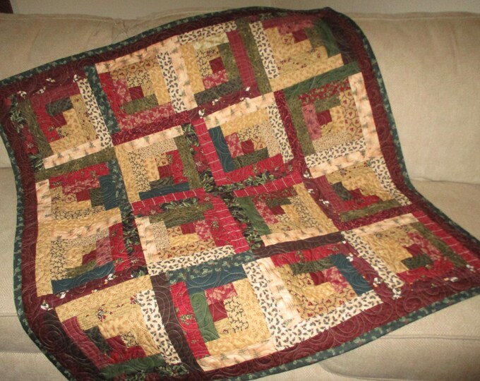 Log Cabin Quilt, Decorator Quilt, Christmas Prints, 42 Inch Quilt 1101 ...