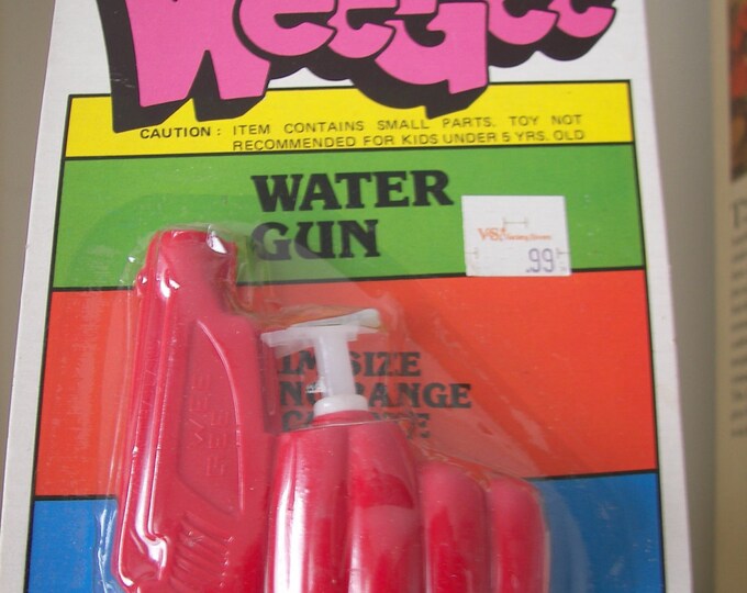 Vintage Red Wee Gee Water Pistol / Squirt Gun Sealed in Package. Great ...
