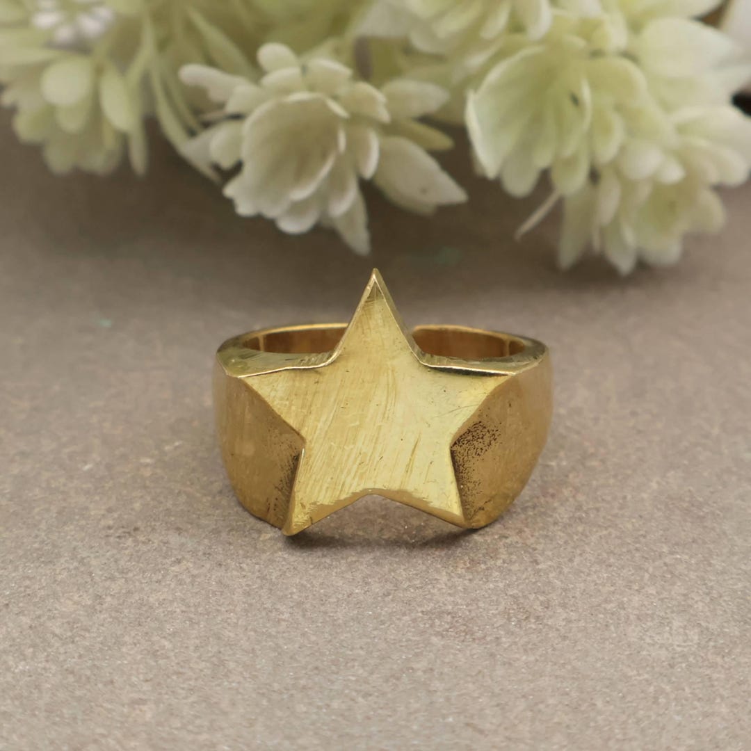 Celestial Gold Star Signet Ring - Etsy