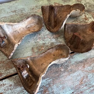 Vintage Cast Iron Claw Feet Tub Feet / Set of 4 Bulky and Heavy - Etsy